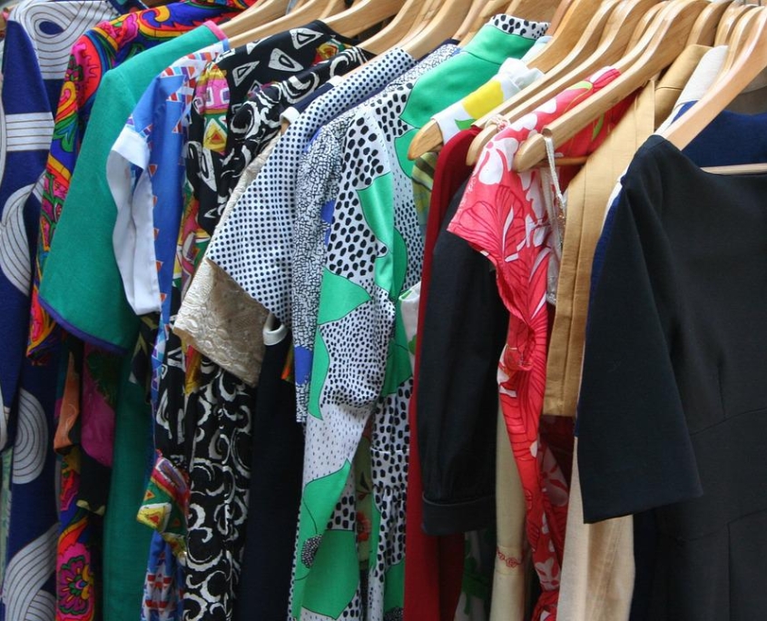 Donate to the Clothing Bank Clothing Drop-off Centre - OASIS CLOTHING BANK